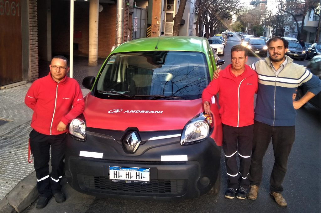 Experiencias manejando vehículos eléctricos de Andreani en Buenos Aires ...