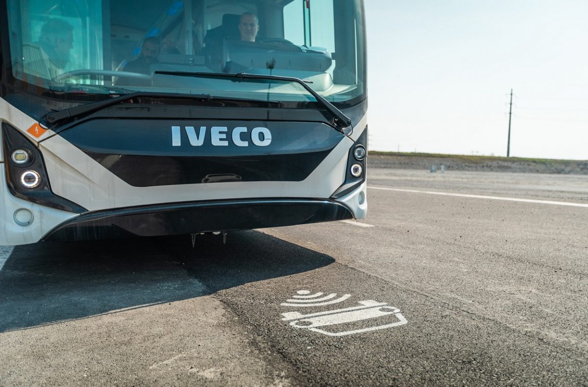 Iveco e Iveco Bus se asocian con Arena del Futuro - Webpicking