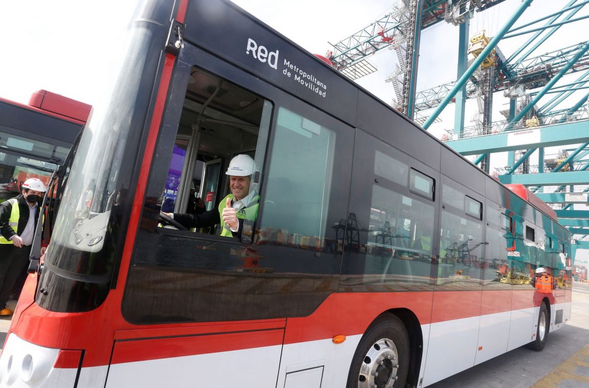 Chile recibió 95 buses eléctricos - Webpicking