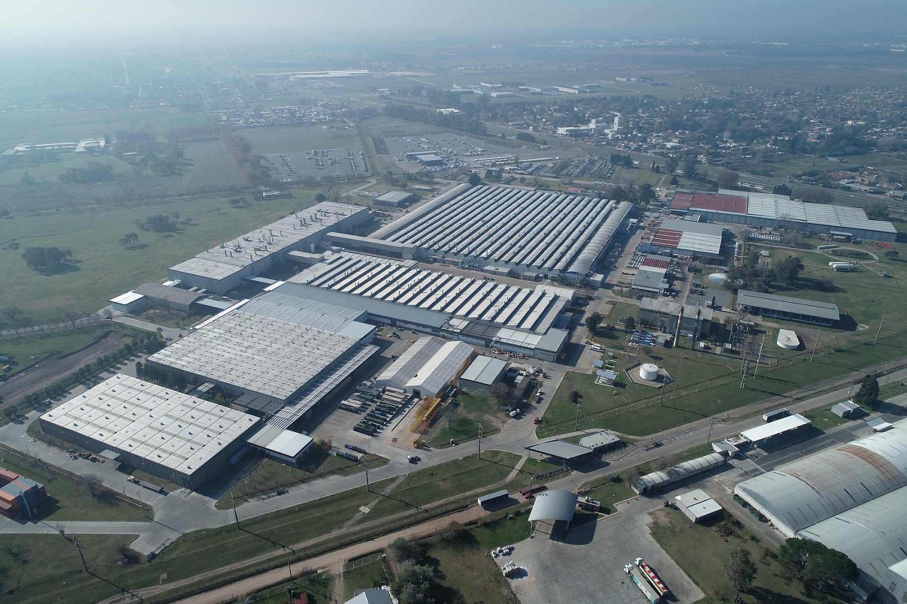 Mercedes-Benz certificó la Norma ISO 14.001 - Webpicking